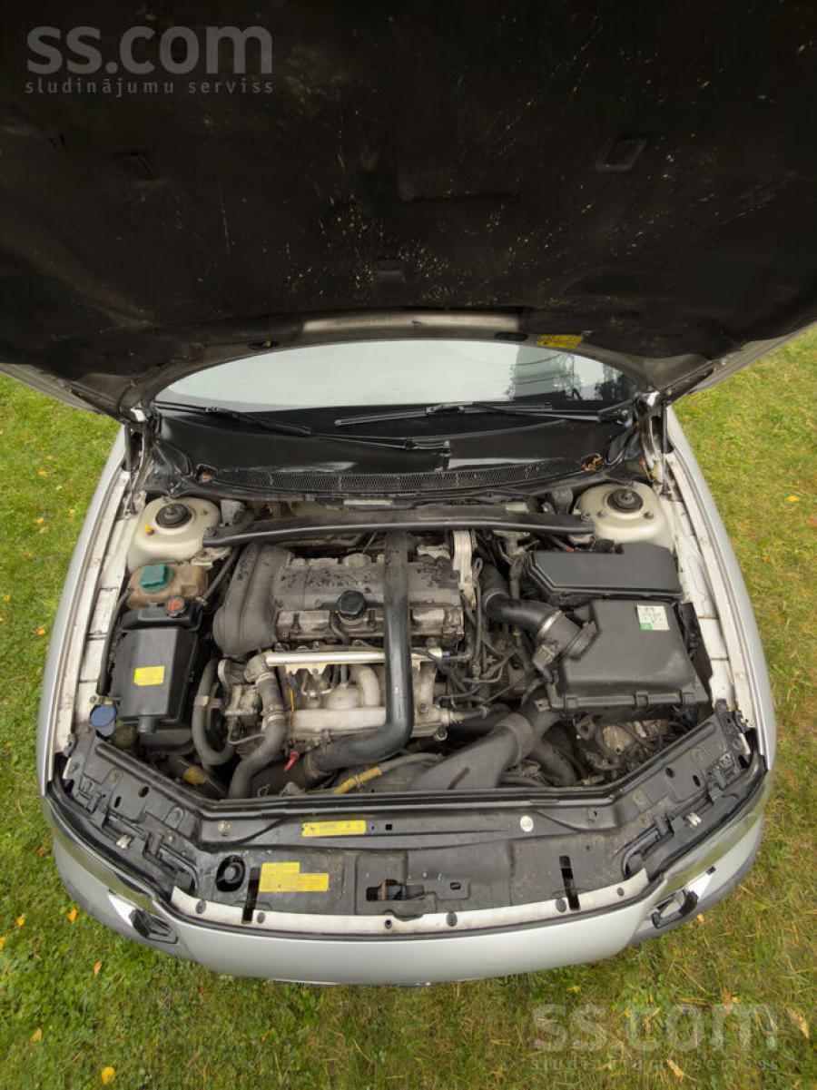 Pelēks Volvo S60 2001 Rīga, ar dzinēja tilpumu 2.40 L un nobraukumu 339 tūkst. km par 650 €, foto 6 vietnē AUTOMOTO.COM.LV