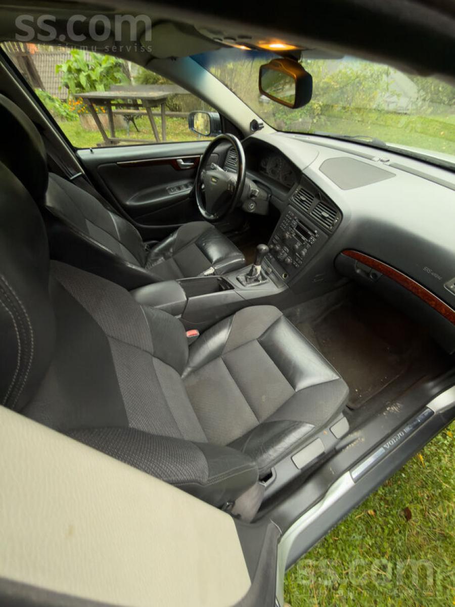 Pelēks Volvo S60 2001 Rīga, ar dzinēja tilpumu 2.40 L un nobraukumu 339 tūkst. km par 650 €, foto 8 vietnē AUTOMOTO.COM.LV