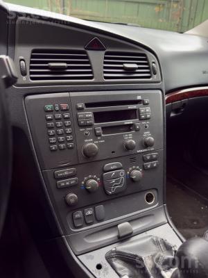 Pelēks Volvo S60 2001 Rīga, ar dzinēja tilpumu 2.40 L un nobraukumu 339 tūkst. km par 650 €, foto 9 vietnē AUTOMOTO.COM.LV