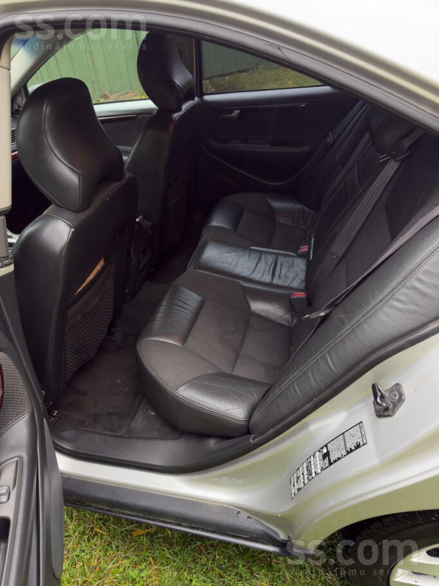 Pelēks Volvo S60 2001 Rīga, ar dzinēja tilpumu 2.40 L un nobraukumu 339 tūkst. km par 650 €, foto 10 vietnē AUTOMOTO.COM.LV