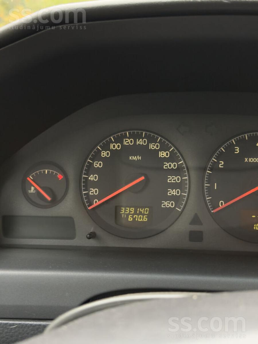 Pelēks Volvo S60 2001 Rīga, ar dzinēja tilpumu 2.40 L un nobraukumu 339 tūkst. km par 650 €, foto 11 vietnē AUTOMOTO.COM.LV