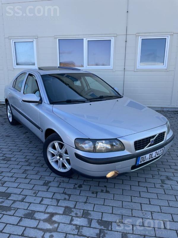 Pelēks Volvo S60 2002 Balvi, ar dzinēja tilpumu 2.40 L un nobraukumu 325 tūkst. km par 2100 €, foto 2 vietnē AUTOMOTO.COM.LV
