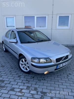 Pelēks Volvo S60 2002 Balvi, ar dzinēja tilpumu 2.40 L un nobraukumu 325 tūkst. km par 2100 €, foto 2 vietnē AUTOMOTO.COM.LV