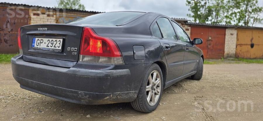 Pelēks Volvo S60 2002 Rēzekne, ar dzinēja tilpumu 2.40 L un nobraukumu 307 tūkst. km par 1600 €, foto 4 vietnē AUTOMOTO.COM.LV