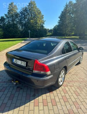Grey Volvo S60 2002 in Riga, with an engine capacity of 2.40 L and mileage of 399 thousand km for 1950 €, photo 5 on AUTOMOTO.COM.LV