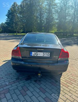Grey Volvo S60 2002 in Riga, with an engine capacity of 2.40 L and mileage of 399 thousand km for 1950 €, photo 6 on AUTOMOTO.COM.LV