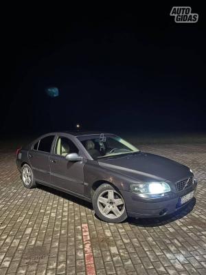 Grey Volvo S60 2002 in Vilnius, with an engine capacity of 2.40 L and mileage of 502 thousand km for 500 €, photo 6 on AUTOMOTO.COM.LV