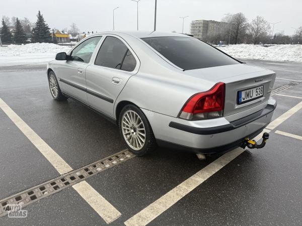 Grey Volvo S60 2002 in Radviliskis, with an engine capacity of 2.40 L and mileage of 412 thousand km for 1000 €, photo 6 on AUTOMOTO.COM.LV