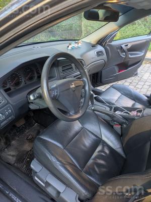 Pelēks Volvo S60 2002 Rīga, ar dzinēja tilpumu 2.40 L un nobraukumu 394 tūkst. km par 1100 €, foto 3 vietnē AUTOMOTO.COM.LV
