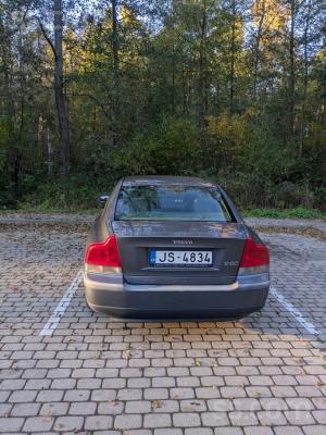 Pelēks Volvo S60 2002 Rīga, ar dzinēja tilpumu 2.40 L un nobraukumu 394 tūkst. km par 1100 €, foto 10 vietnē AUTOMOTO.COM.LV