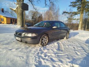 Grey Volvo S60 2002 in Gulbene, with an engine capacity of 2.40 L and mileage of 411 thousand km for 1250 €, photo  on AUTOMOTO.COM.LV