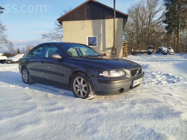 Grey Volvo S60 2002 in Gulbene, with an engine capacity of 2.40 L and mileage of 411 thousand km for 1250 €, photo 7 on AUTOMOTO.COM.LV