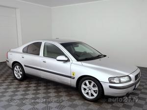 Pelēks Volvo S60 2002 Tallina, ar dzinēja tilpumu 2.40 L un nobraukumu 318 tūkst. km par 799 €, foto  vietnē AUTOMOTO.COM.LV