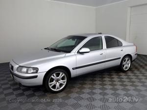 Pelēks Volvo S60 2002 Tallina, ar dzinēja tilpumu 2.40 L un nobraukumu 366 tūkst. km par 1199 €, foto 2 vietnē AUTOMOTO.COM.LV