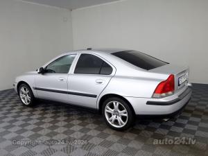 Pelēks Volvo S60 2002 Tallina, ar dzinēja tilpumu 2.40 L un nobraukumu 366 tūkst. km par 1199 €, foto 4 vietnē AUTOMOTO.COM.LV