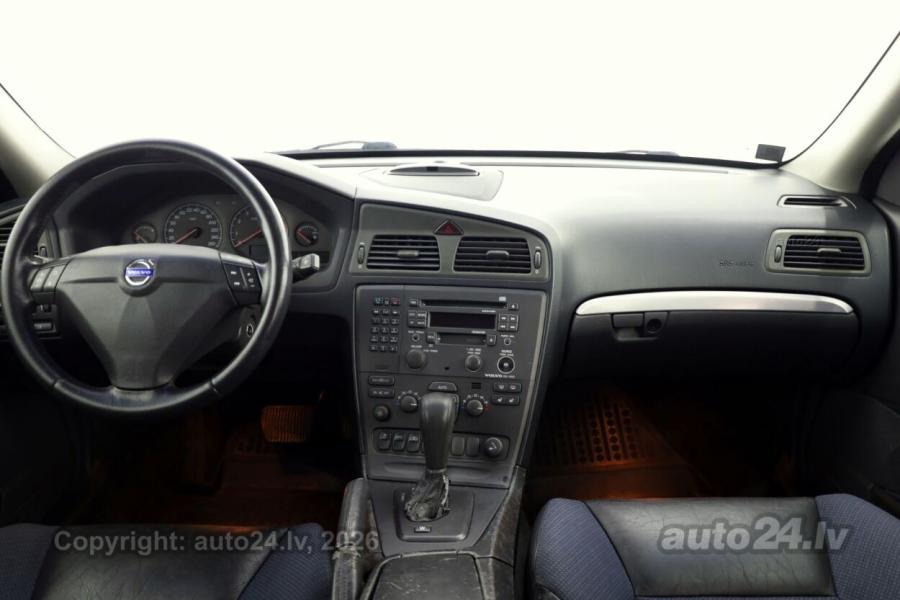 Pelēks Volvo S60 2002 Tallina, ar dzinēja tilpumu 2.40 L un nobraukumu 366 tūkst. km par 1199 €, foto 5 vietnē AUTOMOTO.COM.LV