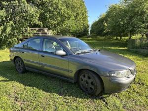 Grey Volvo S60 2002 in Tukums, with an engine capacity of 2.40 L and mileage of 517 thousand km for 800 €, photo 7 on AUTOMOTO.COM.LV
