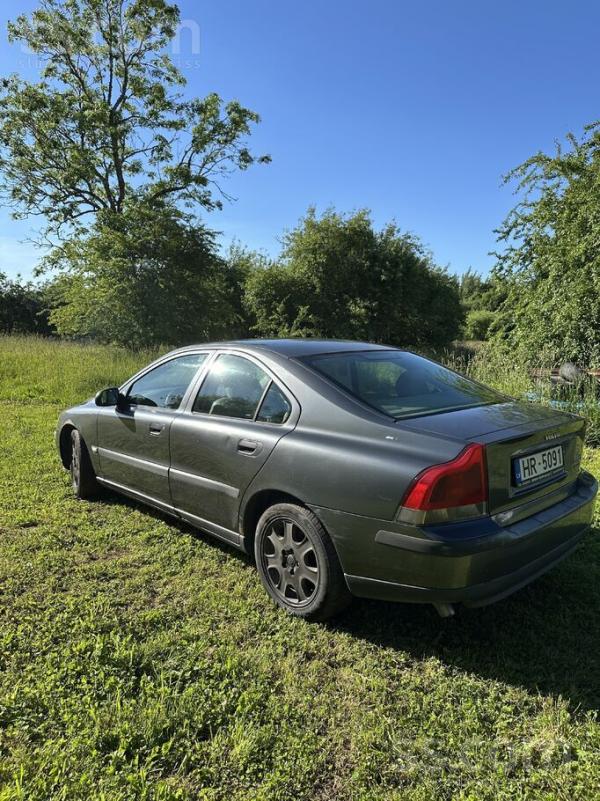 Pelēks Volvo S60 2002 Tukums, ar dzinēja tilpumu 2.40 L un nobraukumu 517 tūkst. km par 800 €, foto 7 vietnē AUTOMOTO.COM.LV