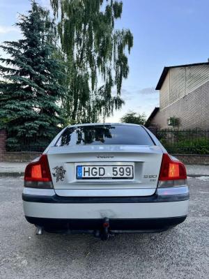 Grey Volvo S60 2002 in Vilnius, with an engine capacity of 2.40 L and mileage of 400 thousand km for 750 €, photo 6 on AUTOMOTO.COM.LV