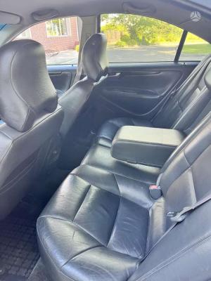 Grey Volvo S60 2002 in Vilnius, with an engine capacity of 2.40 L and mileage of 400 thousand km for 750 €, photo 14 on AUTOMOTO.COM.LV