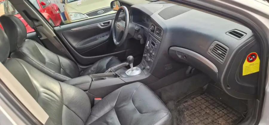 Pelēks Volvo S60 2002 Valmiera, ar dzinēja tilpumu 2.40 L un nobraukumu 296 tūkst. km par 1550 €, foto 13 vietnē AUTOMOTO.COM.LV