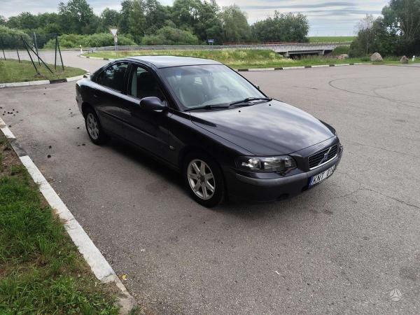 Pelēks Volvo S60 2002 Kuršėnai, ar dzinēja tilpumu 2.40 L un nobraukumu 396 tūkst. km par 400 €, foto 3 vietnē AUTOMOTO.COM.LV