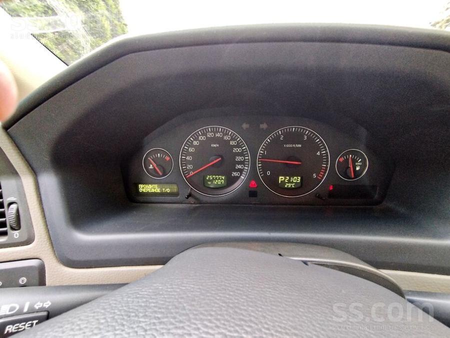 Pelēks Volvo S60 2002 Ogre, ar dzinēja tilpumu 2.50 L un nobraukumu 258 tūkst. km par 2300 €, foto 6 vietnē AUTOMOTO.COM.LV