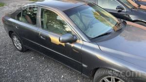 Pelēks Volvo S60 2002 Jelgava, ar dzinēja tilpumu 2.40 L un nobraukumu 369 tūkst. km par 1000 €, foto 4 vietnē AUTOMOTO.COM.LV