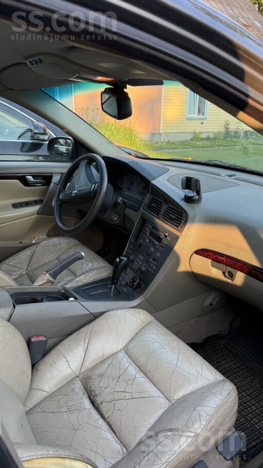 Pelēks Volvo S60 2002 Jelgava, ar dzinēja tilpumu 2.40 L un nobraukumu 369 tūkst. km par 1000 €, foto 6 vietnē AUTOMOTO.COM.LV