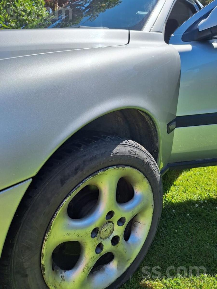 Grey Volvo S60 2002 in Valmiera, with an engine capacity of 2.40 L and mileage of 269 thousand km for 2150 €, photo 6 on AUTOMOTO.COM.LV