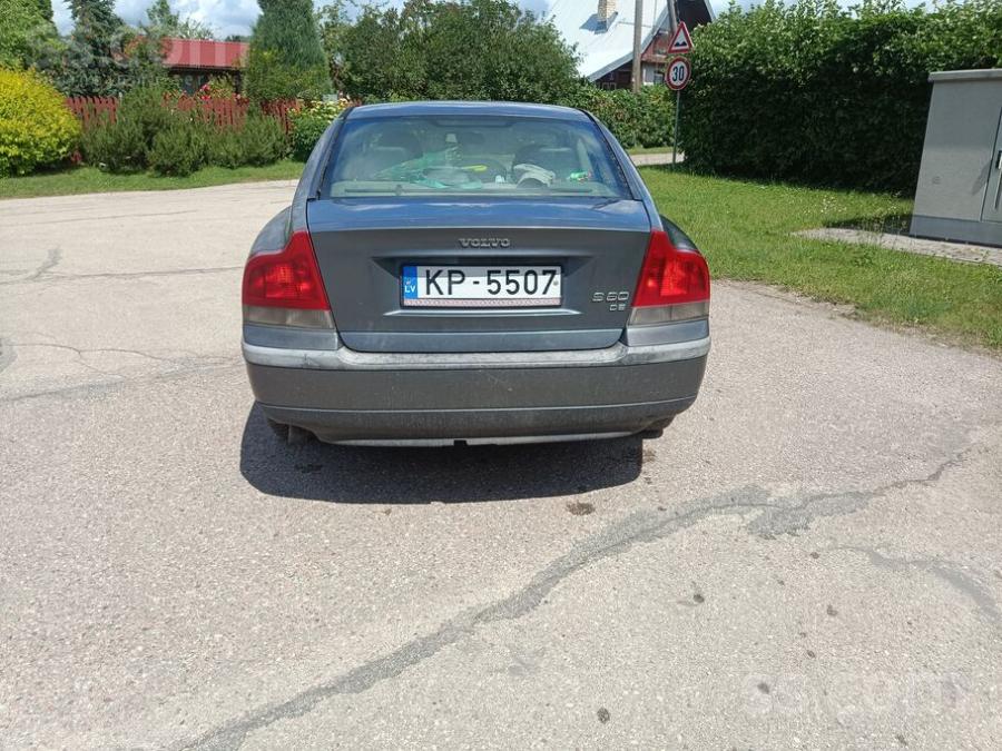 Pelēks Volvo S60 2002 Ogre, ar dzinēja tilpumu 2.40 L un nobraukumu 450 tūkst. km par 550 €, foto 5 vietnē AUTOMOTO.COM.LV