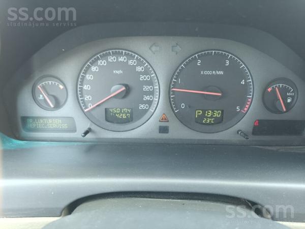 Pelēks Volvo S60 2002 Ogre, ar dzinēja tilpumu 2.40 L un nobraukumu 450 tūkst. km par 550 €, foto 8 vietnē AUTOMOTO.COM.LV