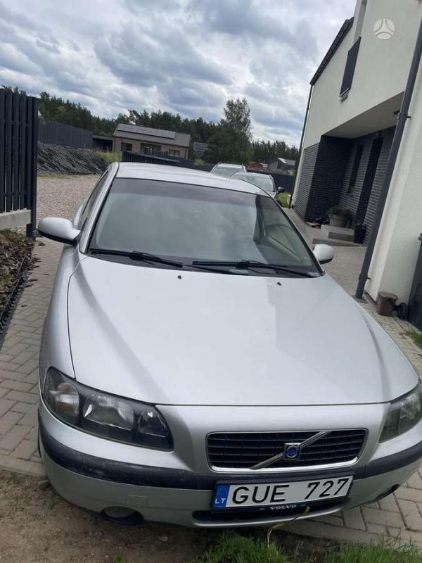 Pelēks Volvo S60 2002 Viļņa, ar dzinēja tilpumu 2.40 L un nobraukumu 291 tūkst. km par 1400 €, foto 8 vietnē AUTOMOTO.COM.LV