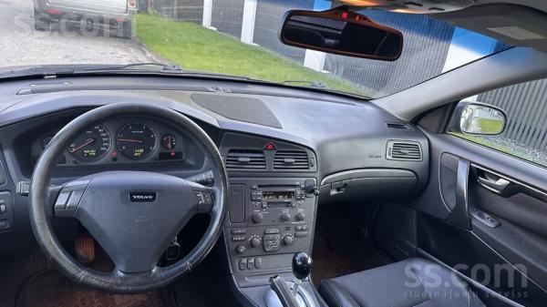 Pelēks Volvo S60 2002 Jūrmala, ar dzinēja tilpumu 2.40 L un nobraukumu 440 tūkst. km par 1900 €, foto 6 vietnē AUTOMOTO.COM.LV