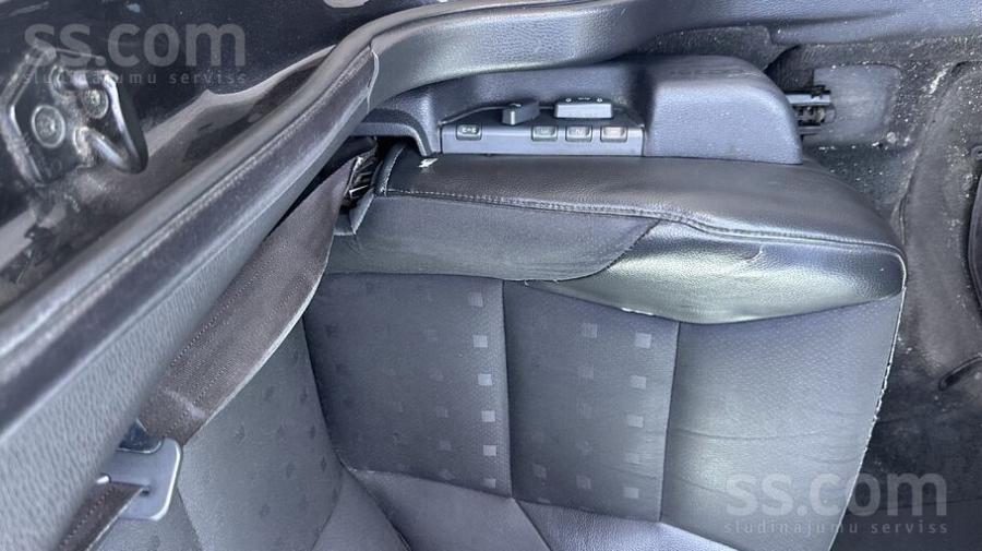 Grey Volvo S60 2002 in Jurmala, with an engine capacity of 2.40 L and mileage of 440 thousand km for 1900 €, photo 8 on AUTOMOTO.COM.LV