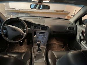 Grey Volvo S60 2002 in Pakruojis, with an engine capacity of 2.40 L and mileage of 344 thousand km for 1500 €, photo 6 on AUTOMOTO.COM.LV