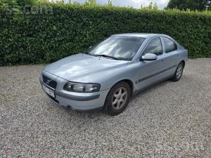 Grey Volvo S60 2002 in Limbazi, with an engine capacity of 2.40 L and mileage of 363 thousand km for 1200 €, photo  on AUTOMOTO.COM.LV