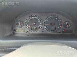 Pelēks Volvo S60 2002 Limbaži, ar dzinēja tilpumu 2.40 L un nobraukumu 363 tūkst. km par 1200 €, foto 8 vietnē AUTOMOTO.COM.LV