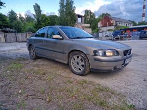 Pelēks Volvo S60 2002 Rīga, ar dzinēja tilpumu 2.40 L un nobraukumu 392 tūkst. km par 1200 €, foto 4 vietnē AUTOMOTO.COM.LV