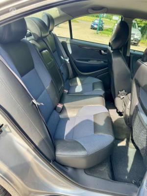 Grey Volvo S60 2002 in Vilnius, with an engine capacity of 2.40 L and mileage of 295 thousand km for 1700 €, photo 13 on AUTOMOTO.COM.LV