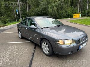 Pelēks Volvo S60 2002 Rīga, ar dzinēja tilpumu 2.40 L un nobraukumu 450 tūkst. km par 1290 €, foto 3 vietnē AUTOMOTO.COM.LV