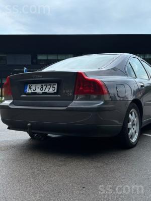 Pelēks Volvo S60 2002 Rīga, ar dzinēja tilpumu 2.40 L un nobraukumu 450 tūkst. km par 1290 €, foto 6 vietnē AUTOMOTO.COM.LV