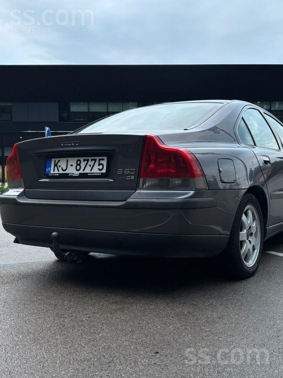 Pelēks Volvo S60 2002 Rīga, ar dzinēja tilpumu 2.40 L un nobraukumu 450 tūkst. km par 1290 €, foto 6 vietnē AUTOMOTO.COM.LV