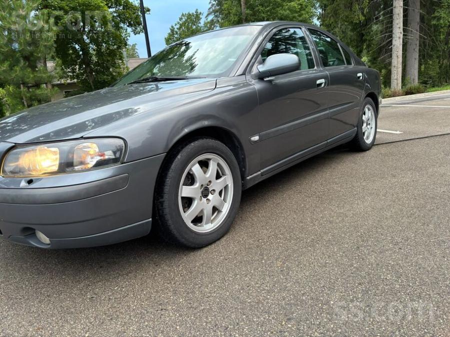 Pelēks Volvo S60 2002 Rīga, ar dzinēja tilpumu 2.40 L un nobraukumu 450 tūkst. km par 1290 €, foto 7 vietnē AUTOMOTO.COM.LV