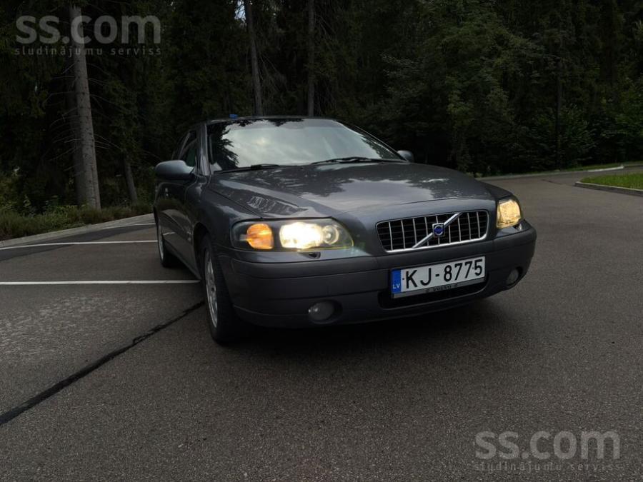 Pelēks Volvo S60 2002 Rīga, ar dzinēja tilpumu 2.40 L un nobraukumu 450 tūkst. km par 1290 €, foto 8 vietnē AUTOMOTO.COM.LV