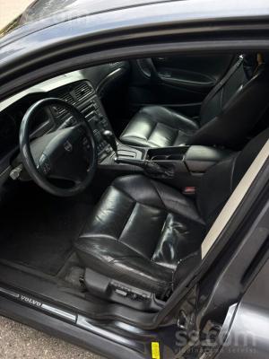 Pelēks Volvo S60 2002 Rīga, ar dzinēja tilpumu 2.40 L un nobraukumu 450 tūkst. km par 1290 €, foto 11 vietnē AUTOMOTO.COM.LV