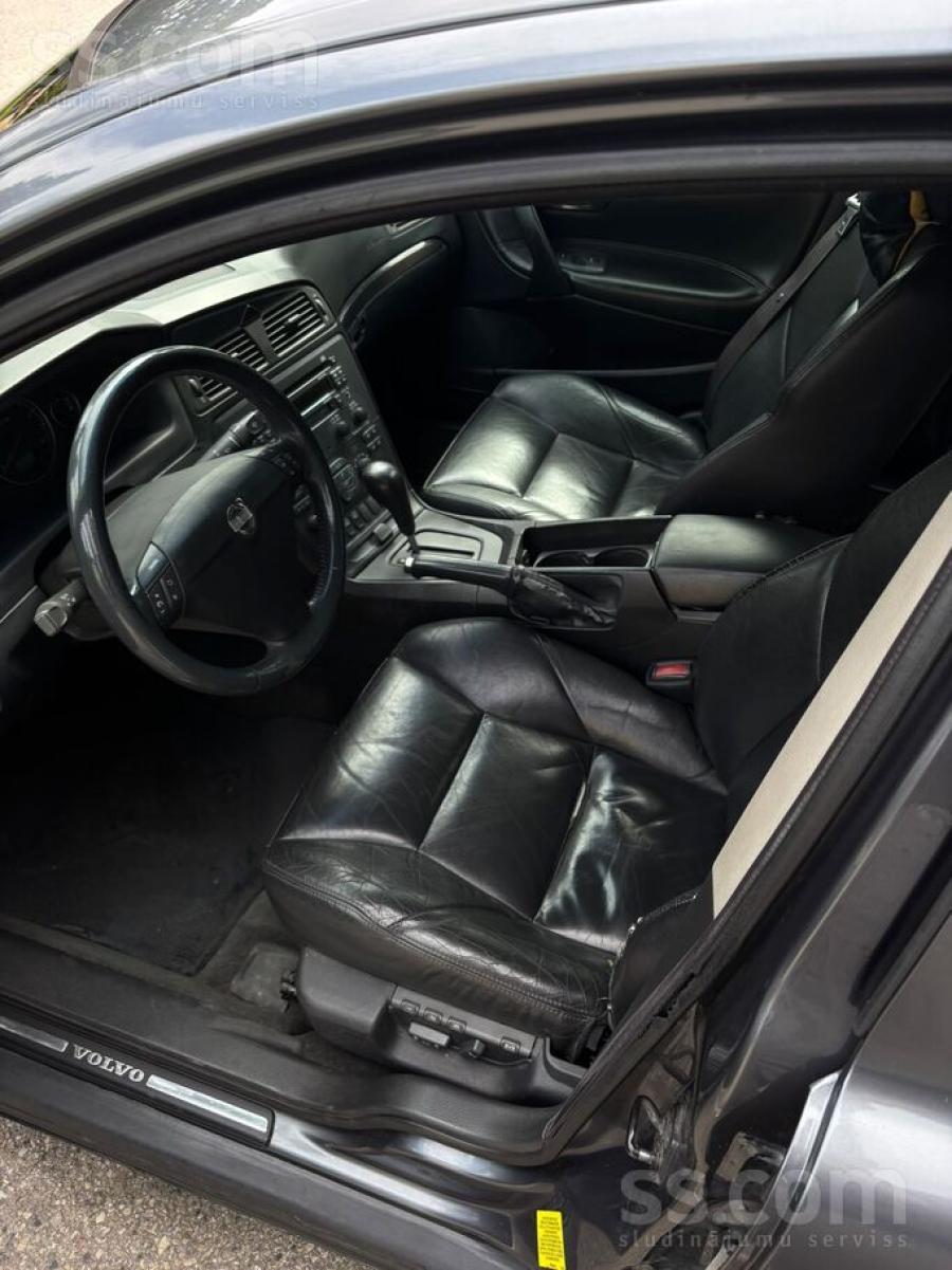 Pelēks Volvo S60 2002 Rīga, ar dzinēja tilpumu 2.40 L un nobraukumu 450 tūkst. km par 1290 €, foto 11 vietnē AUTOMOTO.COM.LV