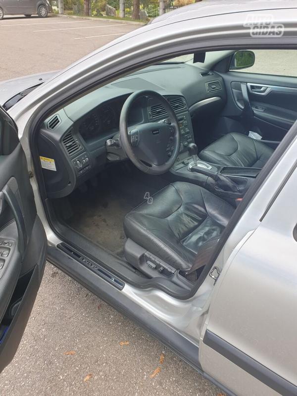 Grey Volvo S60 2002 in Kaunas, with an engine capacity of 2.40 L and mileage of 393 thousand km for 1300 €, photo 8 on AUTOMOTO.COM.LV