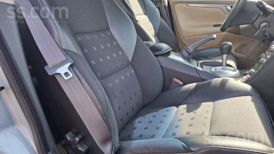 Pelēks Volvo S60 2002 Daugavpils, ar dzinēja tilpumu 2.40 L un nobraukumu 288 tūkst. km par 1200 €, foto 12 vietnē AUTOMOTO.COM.LV