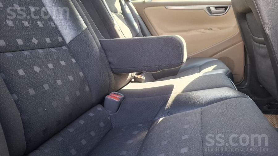 Pelēks Volvo S60 2002 Daugavpils, ar dzinēja tilpumu 2.40 L un nobraukumu 288 tūkst. km par 1200 €, foto 17 vietnē AUTOMOTO.COM.LV
